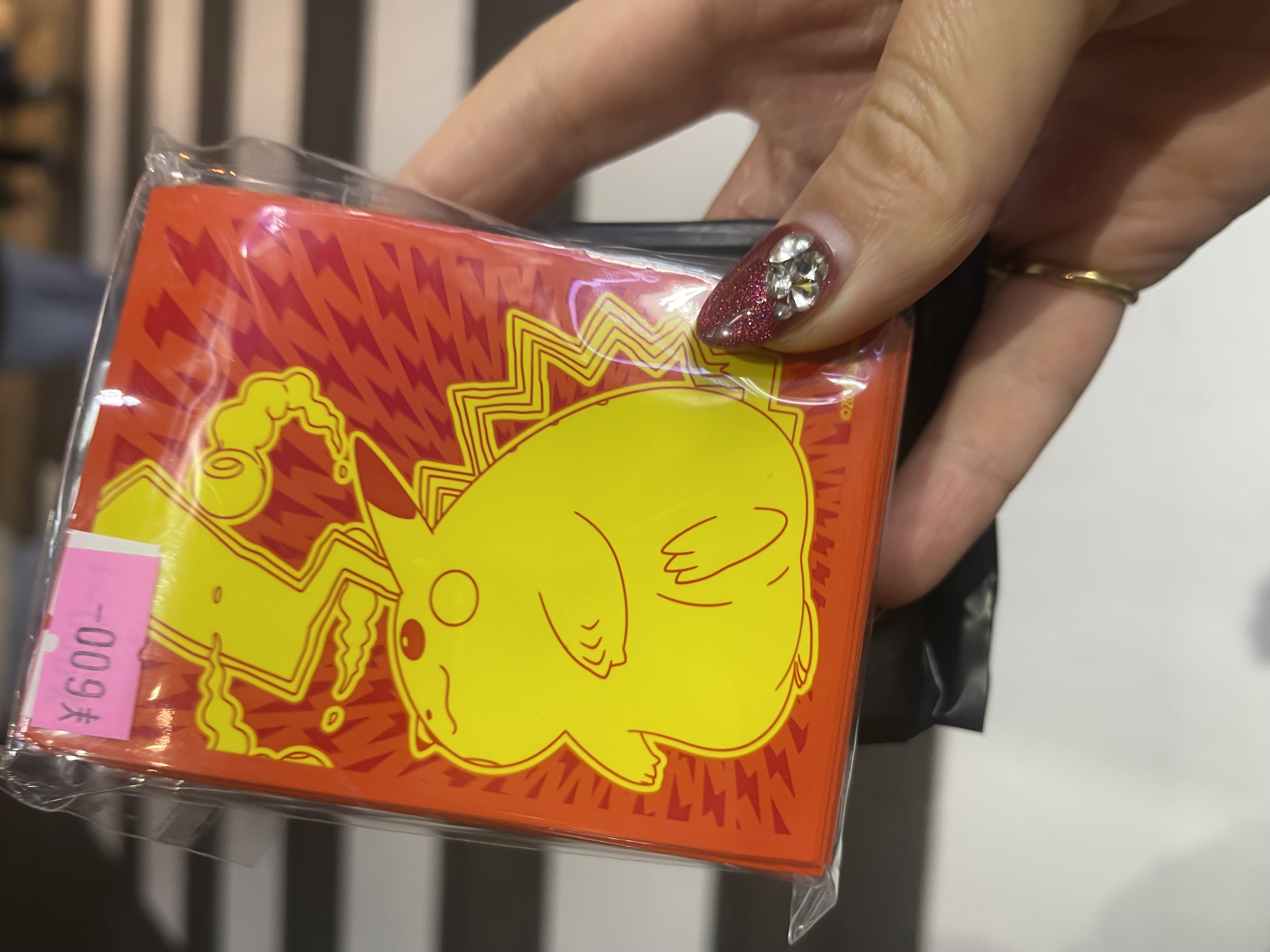 ひとみりん - プロフィール | Adam byGMO